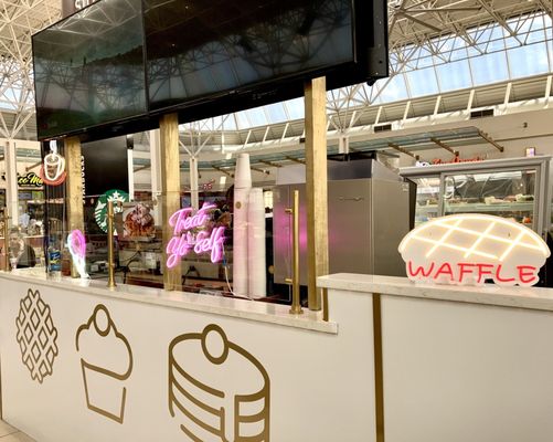 MINI DELIGHTS - Updated December 2025 - 20 Photos - 4800 S Hulen St ...