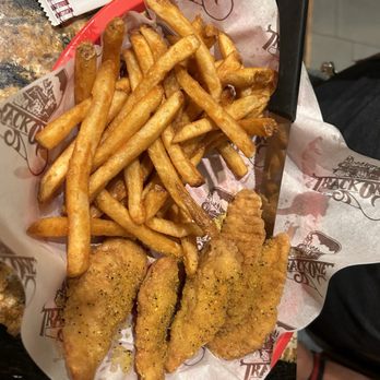 TRACK ONE - Updated March 2025 - 415 Photos & 490 Reviews - 1330 Robert ...