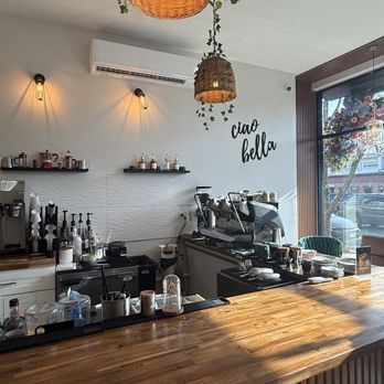 PERLA COFFEE CO & EATERY - Updated August 2025 - 136 Photos & 48 ...