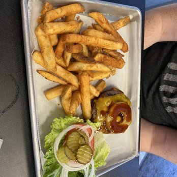 INDY’S BURGER JOINT - Updated December 2025 - 2222 W Southport Rd ...