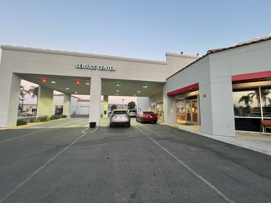 TOYOTA OF HEMET - Updated October 2025 - 39 Photos & 49 Reviews - 350 ...