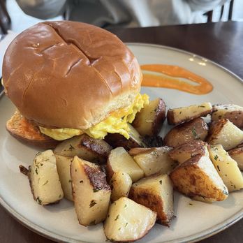 8TH HAUS CAFE - Updated July 2024 - 1403 Photos & 567 Reviews - 656 S ...