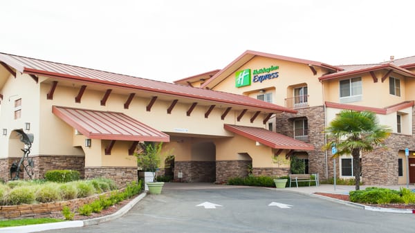HOLIDAY INN EXPRESS & SUITES TURLOCK-HWY 99 - 61 Photos & 66 Reviews ...
