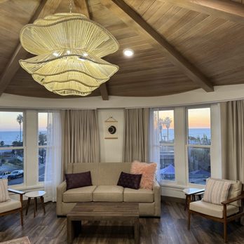 CARDIFF BY THE SEA LODGE - Updated November 2024 - 99 Photos & 14 ...