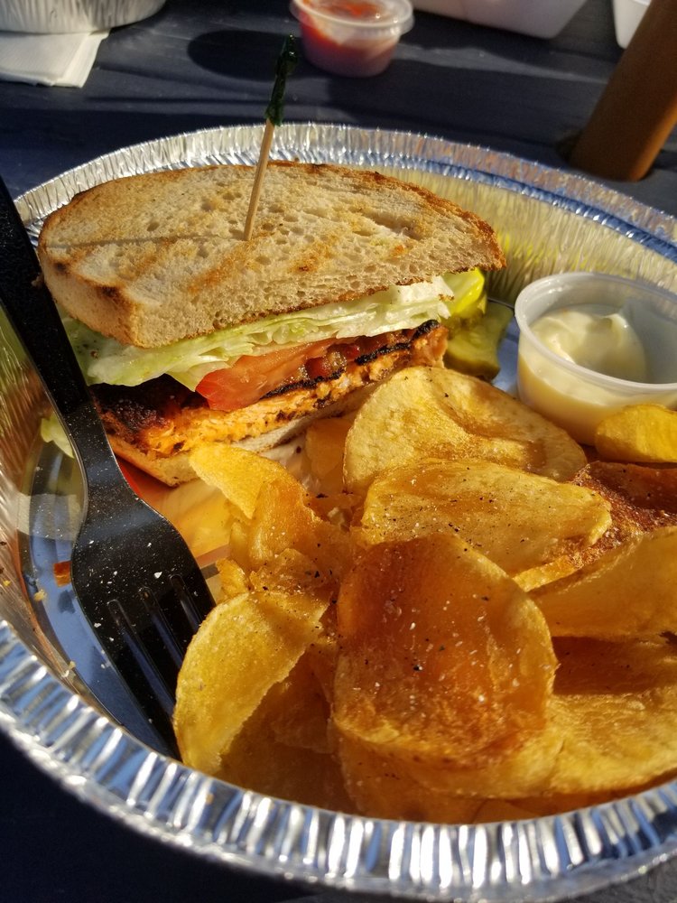 BOATHOUSE BAR & GRILL - Updated May 2024 - 72 Photos & 175 Reviews ...