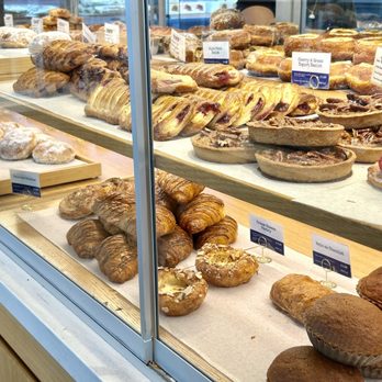 PARIS BAGUETTE - Updated August 2025 - 20 Photos & 12 Reviews - 157 ...