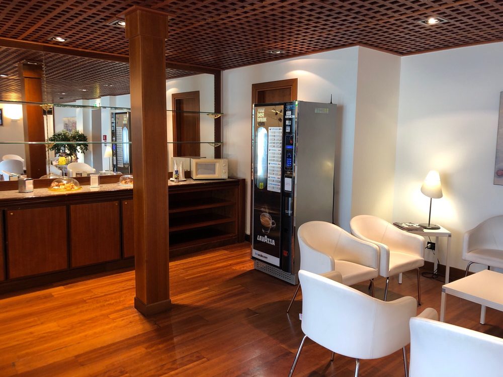 GESAP VIP LOUNGE - Updated December 2025 - Via Aereoporto Falcone E ...