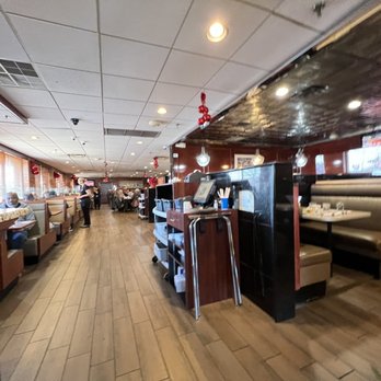 OREGON DINER - Updated March 2025 - 160 Photos & 251 Reviews - 302 W ...