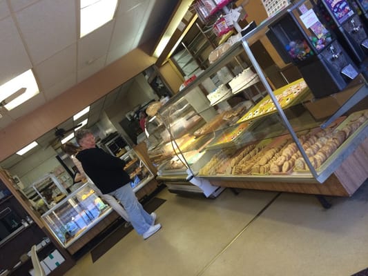 ZEELAND BAKERY - Updated July 2024 - 16 Reviews - 130 E Main Ave ...