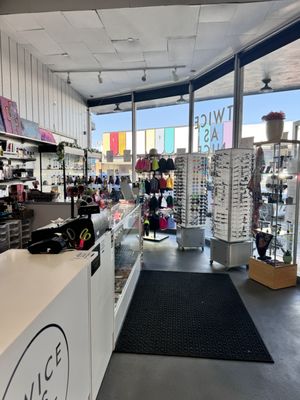 TWICE AS NICE BAY AREA - Updated November 2025 - 22 Photos & 15 Reviews - 559 San Mateo Ave, San ...