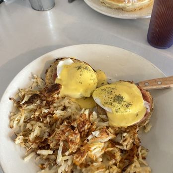 FLIPS PANCAKE HOUSE - Updated July 2025 - 76 Photos & 94 Reviews - 4100 ...