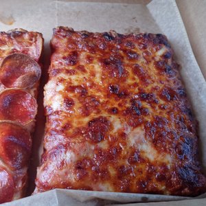 AEGEAN PIZZA - Updated July 2025 - 25 Photos & 67 Reviews - 1195 Putnam ...