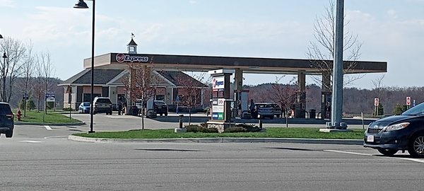 BIG Y EXPRESS - Updated December 2025 - 140 W Rd, Ellington ...