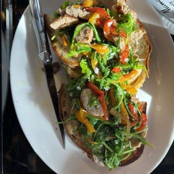 FLYLEAF - Updated May 2024 - 119 Photos & 40 Reviews - 92 Kercheval Ave ...