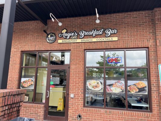 AUGIE’S BREAKFAST BAR - 32 Photos & 22 Reviews - 1220 Caroline St NE ...