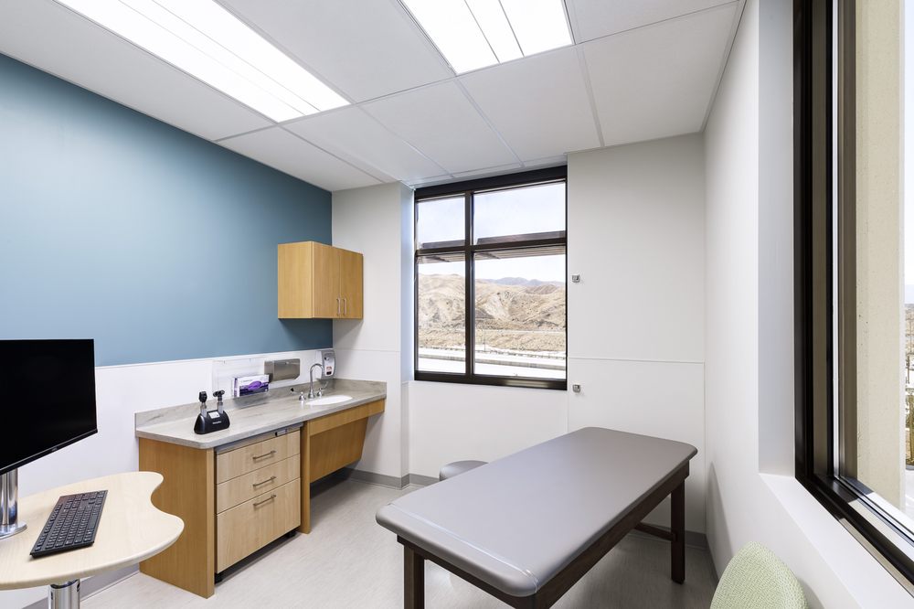 FACEY MEDICAL GROUP - CANYON COUNTRY - Updated April 2025 - 25 Photos ...