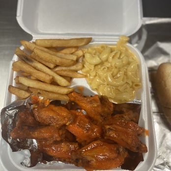 HOTLANTA WINGS AND THINGS - Updated June 2024 - 232 Photos & 721 ...