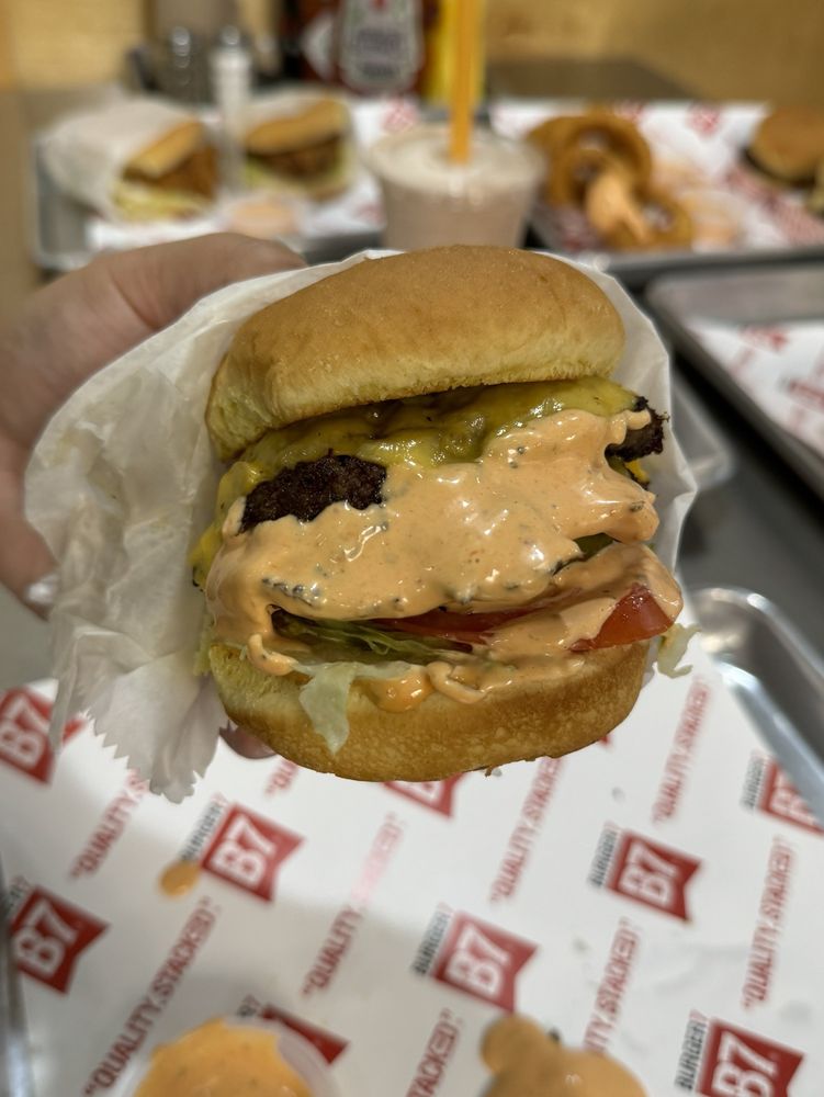 BURGER 7 - Updated May 2026 - 222 Photos & 439 Reviews - 7505 Leesburg ...