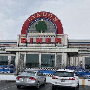 LYNDON DINER - 128 Photos & 173 Reviews - 1353 Kenneth Rd, York ...
