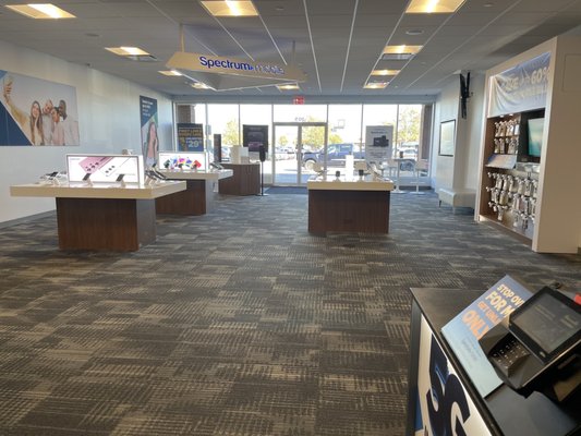 SPECTRUM - Updated January 2026 - 12 Reviews - 4600 Shelbyville Rd ...