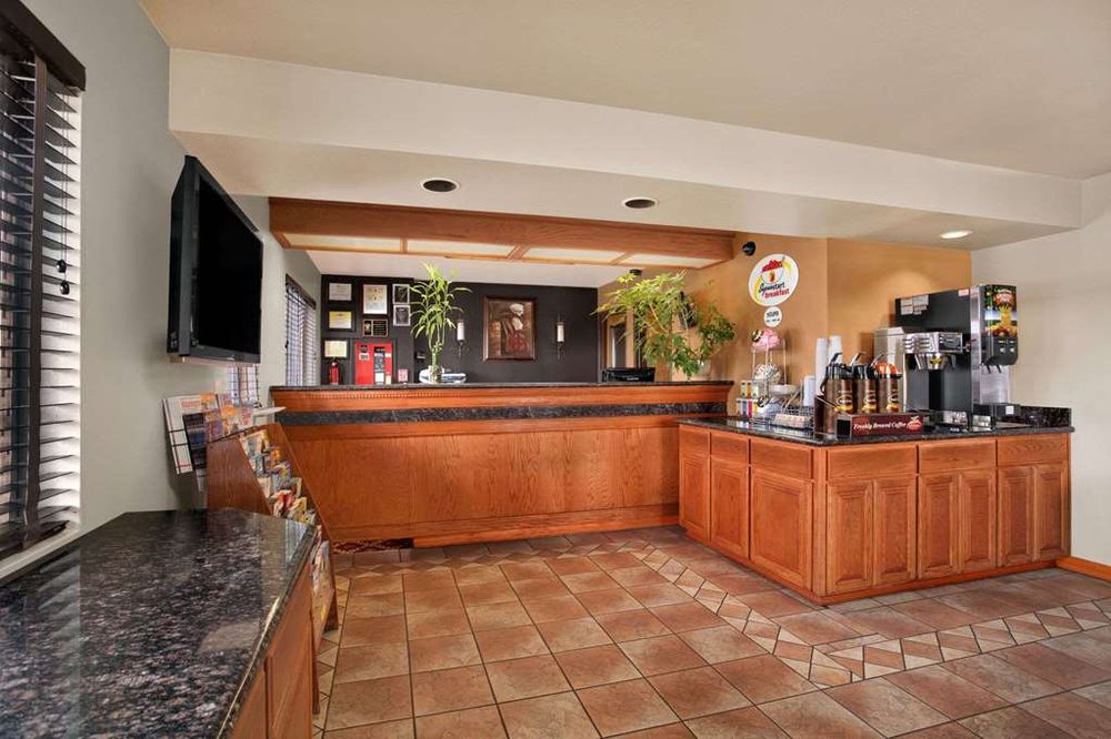 SUPER 8 BY WYNDHAM SPRINGFIELD/EUGENE - Updated February 2025 - 39 ...