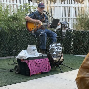 ENGINE 8 URBAN WINERY - Updated December 2025 - 467 Photos & 220 ...