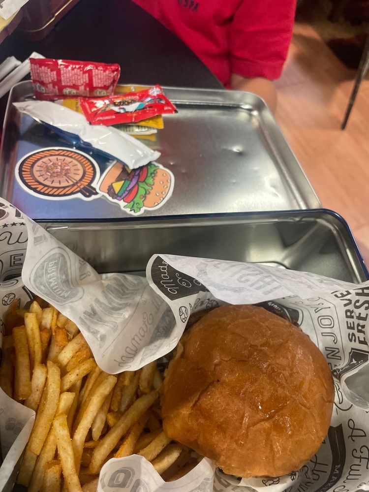 CAMO CARAVAN - Updated May 2024 - 10 Photos - 622 North Dr ...