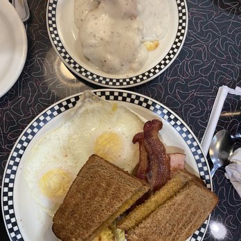 NUTCRACKER FAMILY RESTAURANT - Updated May 2025 - 165 Photos & 208 ...