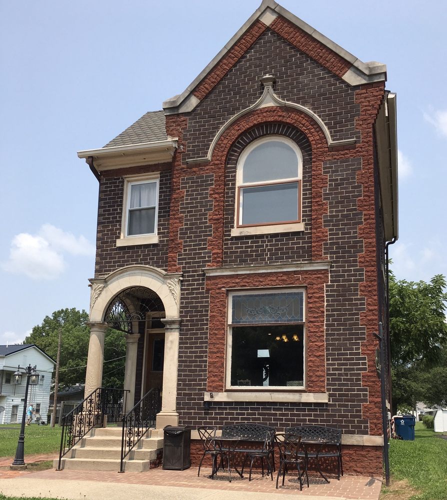COLYER COFFEE HOUSE - Updated July 2025 - 16 Photos - 16 E Elm St ...