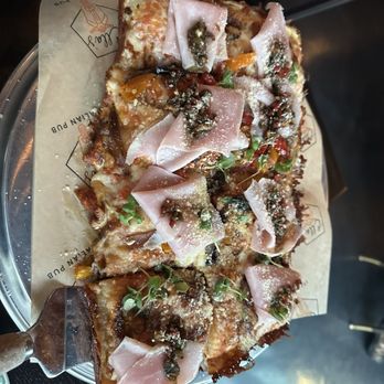 ELLA’S ITALIAN PUB - ELMHURST - Updated April 2025 - 160 Photos & 74 ...