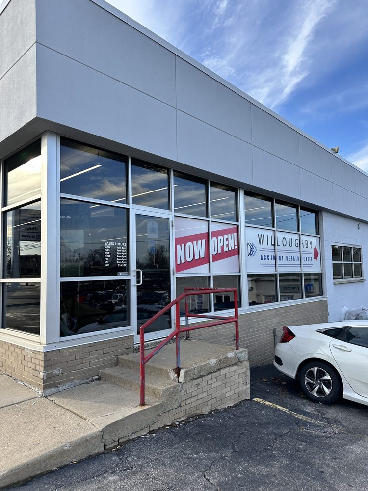 CHRYSLER DODGE JEEP RAM OF WILLOUGHBY - Updated October 2025 - 14 ...