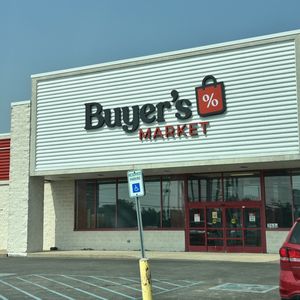 MARKLAND MALL - Updated April 2025 - 33 Photos - 1114 17th St, Kokomo ...