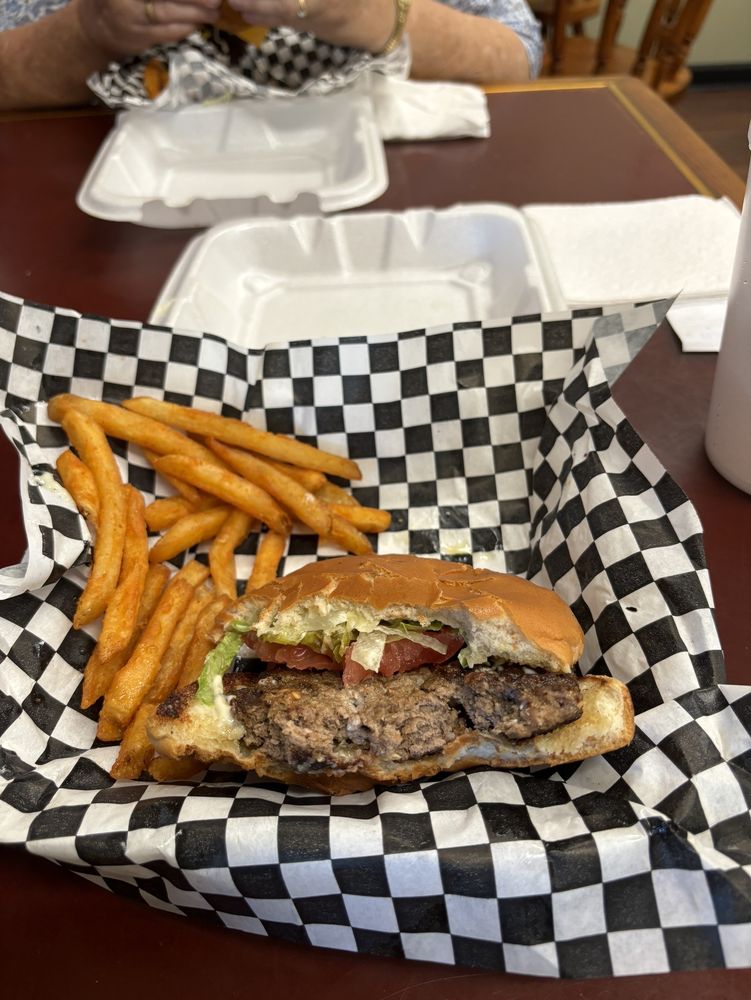 TATERS - Updated December 2025 - 24 Photos & 14 Reviews - 702 S Laurel ...