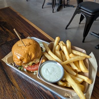 BURGER BENCH - Updated March 2025 - 49 Photos & 20 Reviews - 230 Main ...