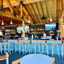 ROADRUNNER RESORT FLOATING DOCK BAR - Updated September 2025 - 83 ...