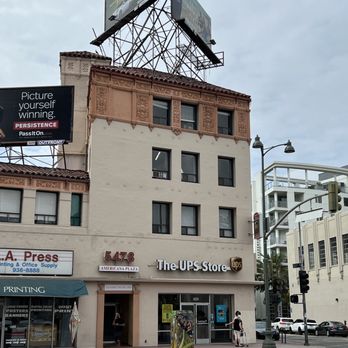 THE UPS STORE - Updated November 2025 - 52 Photos & 135 Reviews - 5482 ...