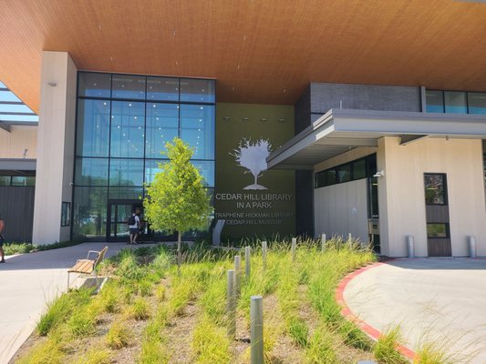 TRAPHENE HICKMAN LIBRARY - Updated December 2025 - 11 Photos - 450 ...