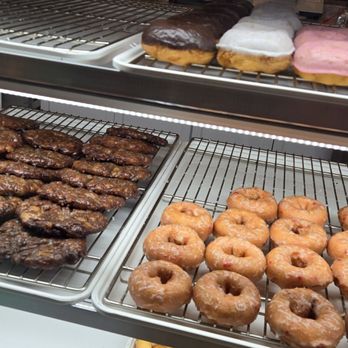 FRESH DONUTS - Updated January 2026 - 22 Photos & 10 Reviews - 10940 ...