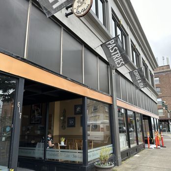 JITTER HOUSE - Updated June 2024 - 82 Photos & 167 Reviews - 617 ...