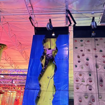 URBAN AIR TRAMPOLINE AND ADVENTURE PARK - Updated September 2024 - 143 ...