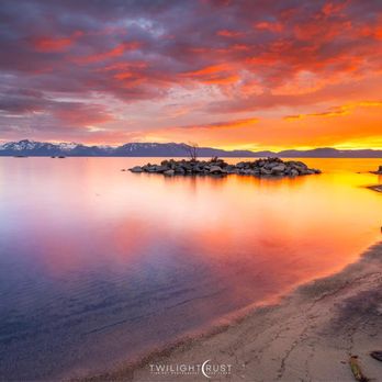 TWILIGHT AND RUST - Updated January 2026 - 17 Photos - 4000 Lake Tahoe ...