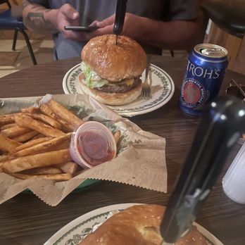 SOUTH RILEY TAVERN - Updated May 2025 - 41 Photos & 48 Reviews - 10777 ...