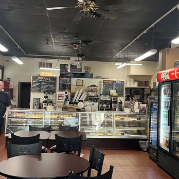 THE MUFFIN SHOP - Updated December 2025 - 17 Photos & 92 Reviews - 126 ...