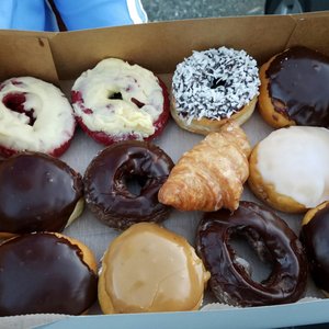 DIXIE DONUTS - 10 Photos & 16 Reviews - Donuts - 2830 W Nc Hwy 268 ...