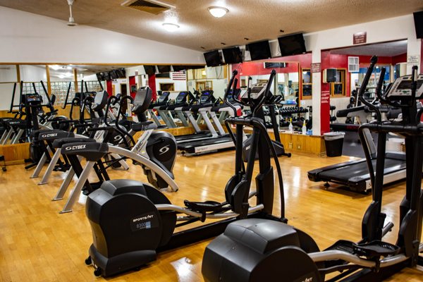 DOC’S GYM & TANNING - Updated October 2025 - 16 Photos - 2806 Belknap ...