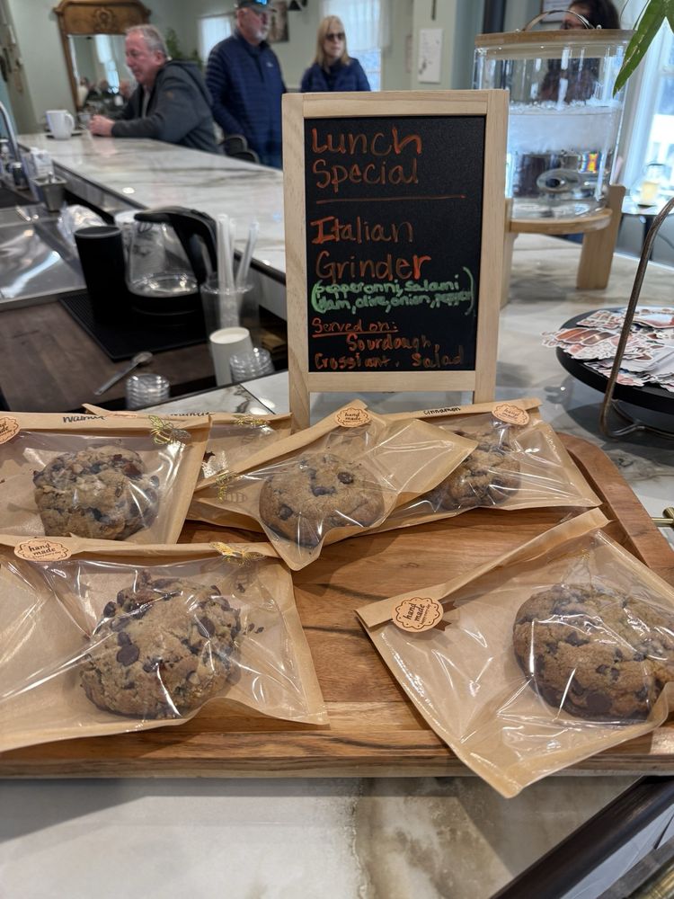 FLUTTER & BUZZ CAFE - Updated February 2025 - 23 Photos - 2285 Main St ...