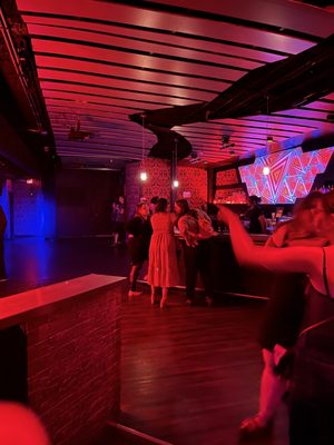 LIQUID - Updated October 2025 - 43 Photos & 33 Reviews - 624 University ...