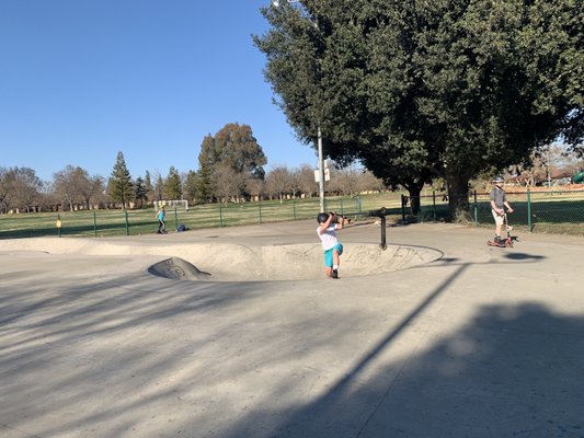 COMMUNITY PARK - Updated February 2025 - 39 Photos - 203 E 14th St ...