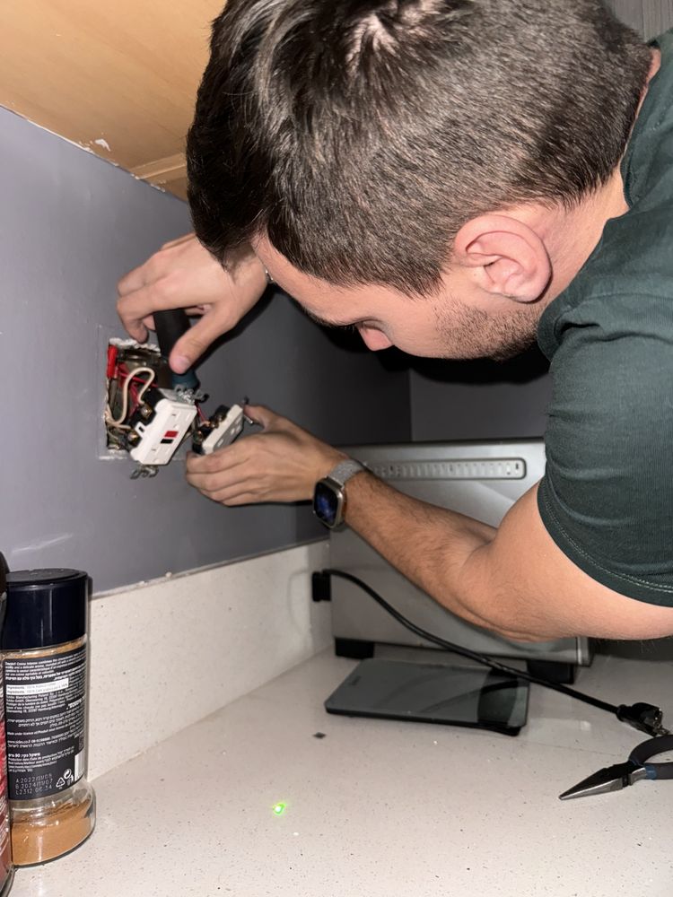 SPARKCORE HANDYMAN SERVICES - Updated October 2025 - 19 Photos - 3890 Wiltshire blvd, Los ...