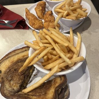 CHRIS’ PANCAKE & DINING - Updated January 2025 - 311 Photos & 489 ...